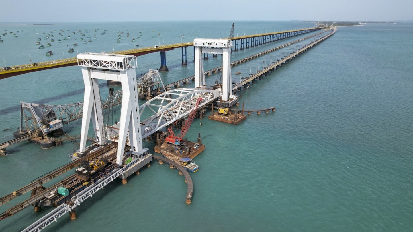 PM Narendra Modi Inaugurates India's First Vertical-Lift Sea Bridge