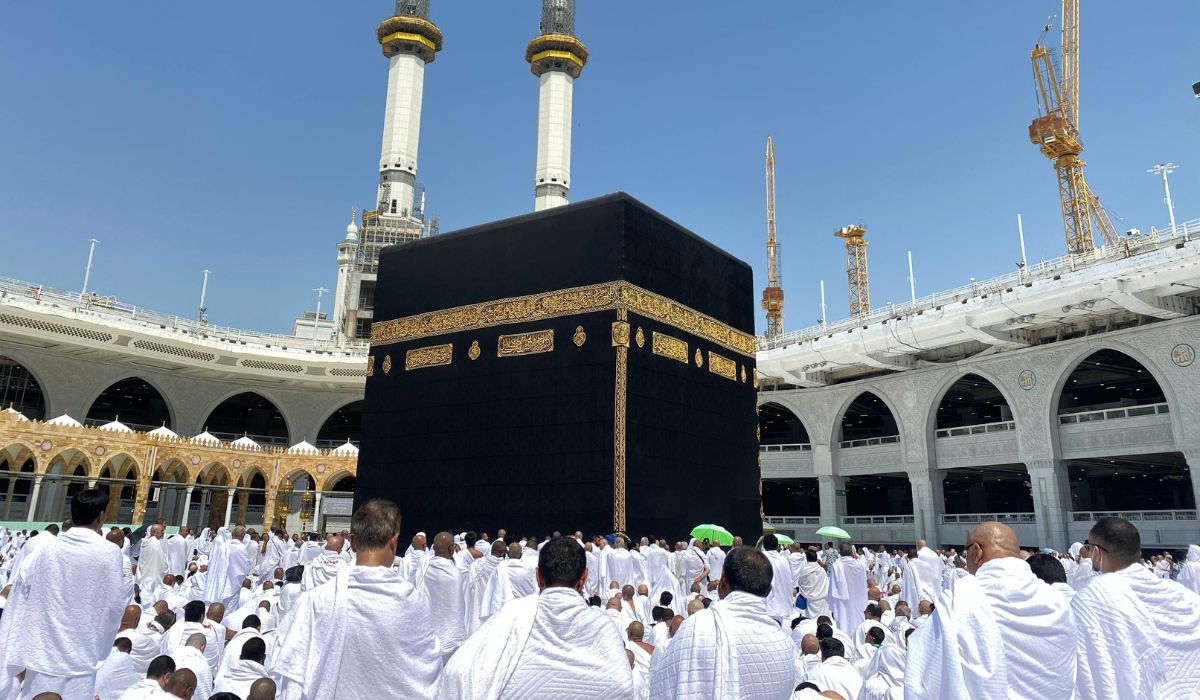 Saudi Arabia Opens 1448 AH Umrah Visas: Deadlines & Nusuk Rules